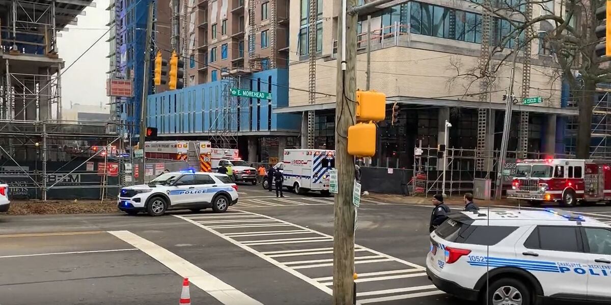 3 dead, 2 hurt in industrial accident in Charlotte, Medic says 3 dead, 2 hurt in industrial accident in Charlotte, Medic says