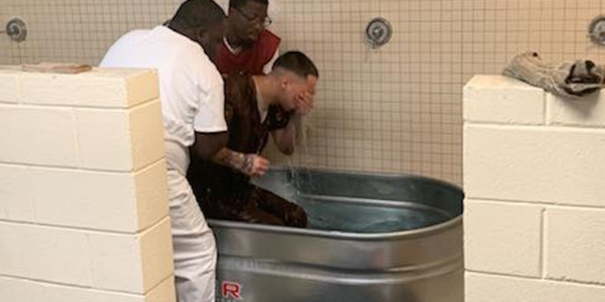 18 inmates baptized at Darlington County jail Sunday 18 inmates baptized at Darlington County jail Sunday
